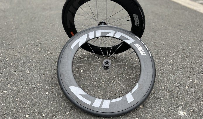 Test exclusif des nouvelles roues Zipp 808 Firecrest | 3bikes.fr votre ...