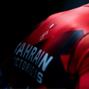 Le maillot 2023 de l’équipe Bahrain Victorious a été présenté | 3bikes ...