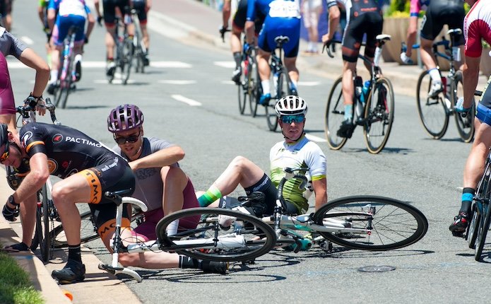 Pourquoi tant de chutes chez les pros ? | 3bikes.fr votre magazine Vélo ...