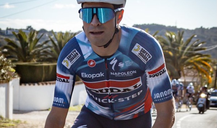 Soudal Quick-Step presents its new jersey for 2025 | 3bikes.fr your ...