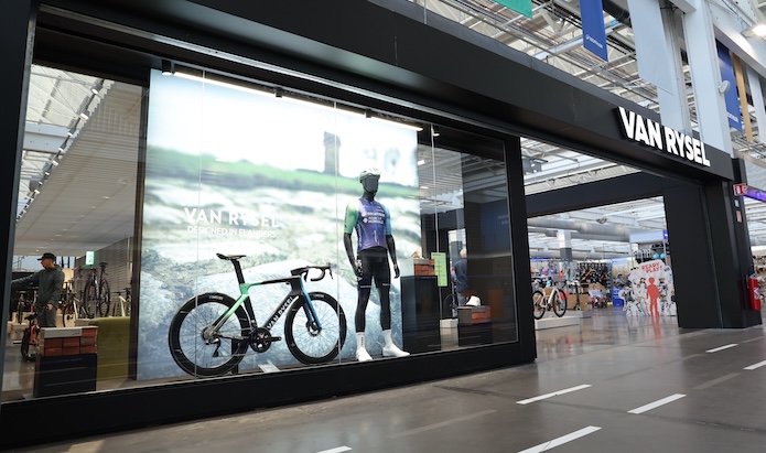 Ouverture du premier magasin Van Rysel à Lille